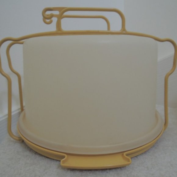 Tupperware | Kitchen | Cake Taker Holder Vtg 7s Tupperware Clear Lid ...